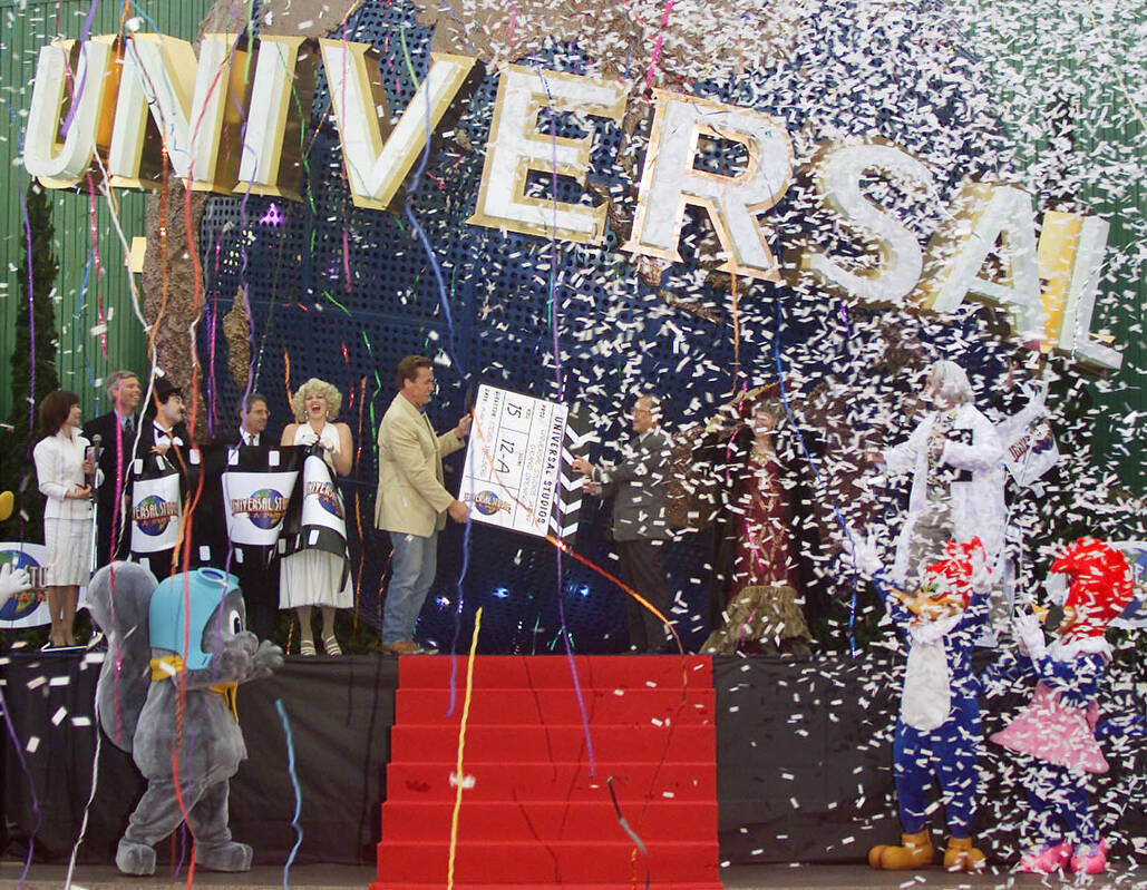 【テーマパーク章】ユニバーサル・スタジオの挑戦 USJ低迷からのV字回復 - PIVOT